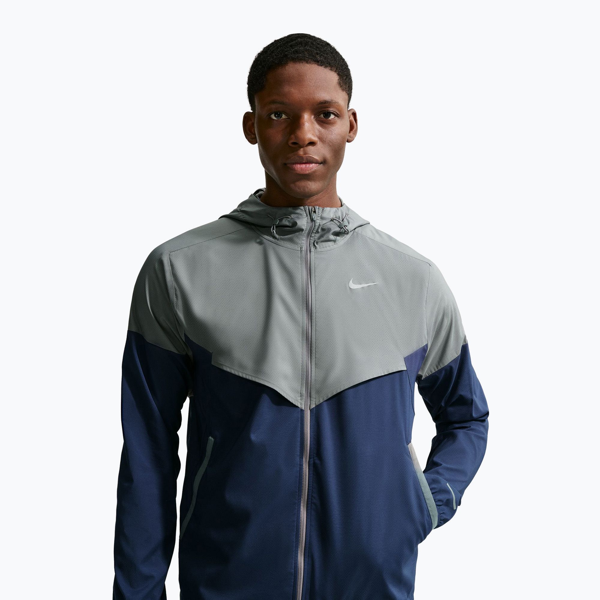 Men's running jacket Nike Impossibly Light Windrunner smoke grey/wolf ...